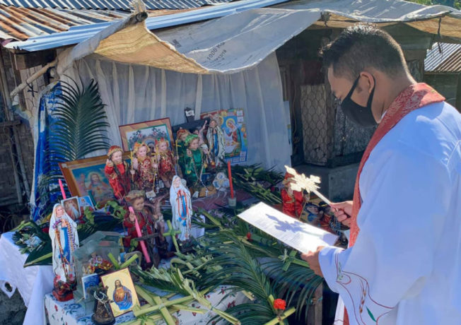 Filipino Catholics Find Creative Ways to Commemorate Holy Week Despite ...