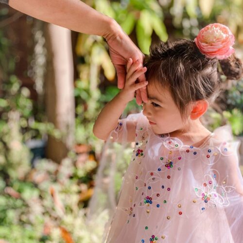 11 Filipino Etiquette Tips To Follow So Titas Will Love You