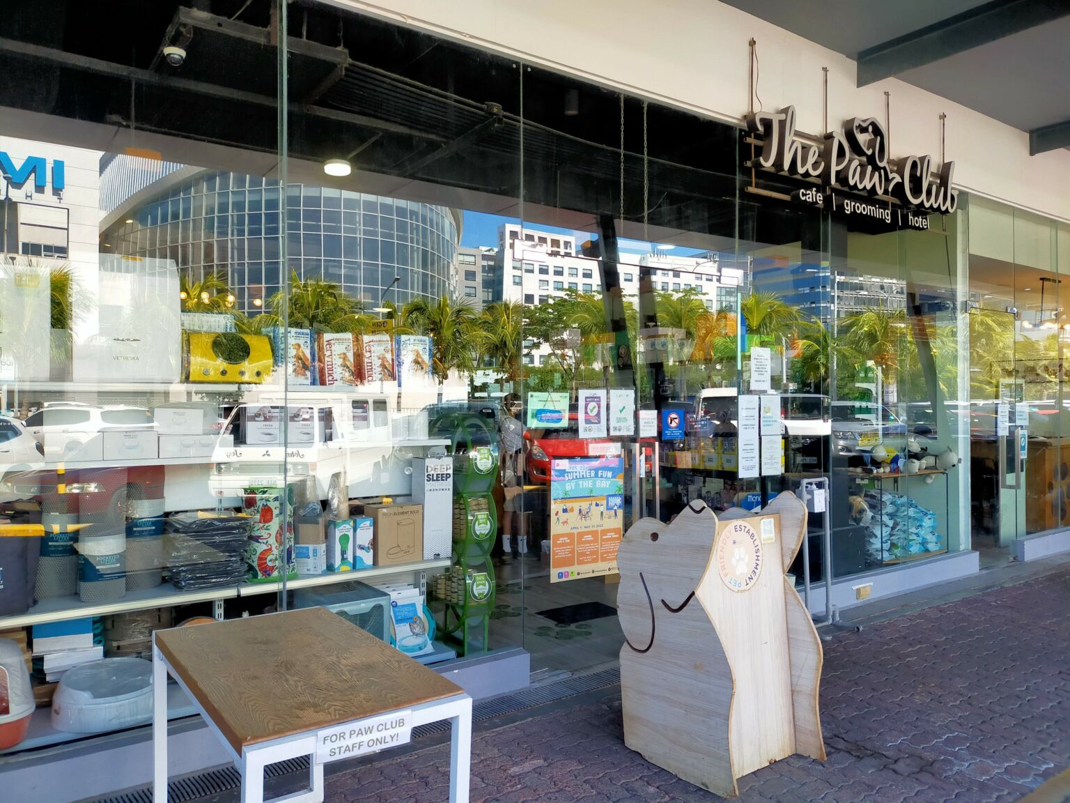 9 Pet-Friendly Cafes In the Metro Where Your Pets Can Play All Day