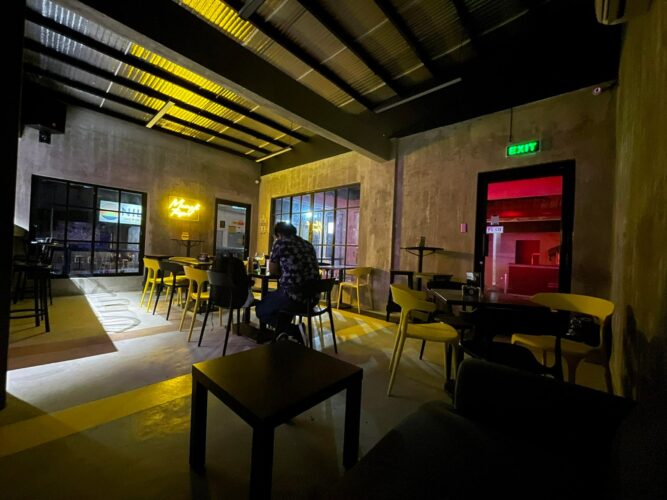 Default Cafe Pub, Malate: Reopened Cafe Pub W/ Fiery & Thrilling Shots