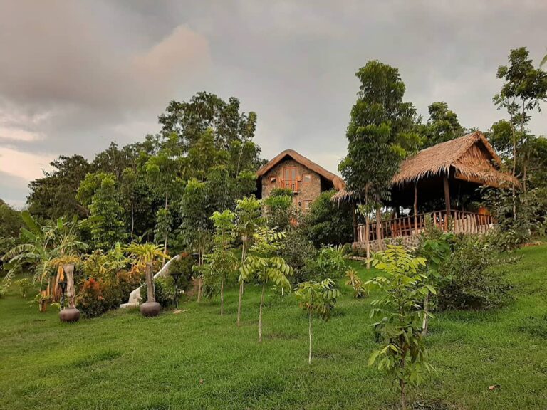Ybonita Farm And Villas, Batangas: Villas In Nature & Feeding Animals