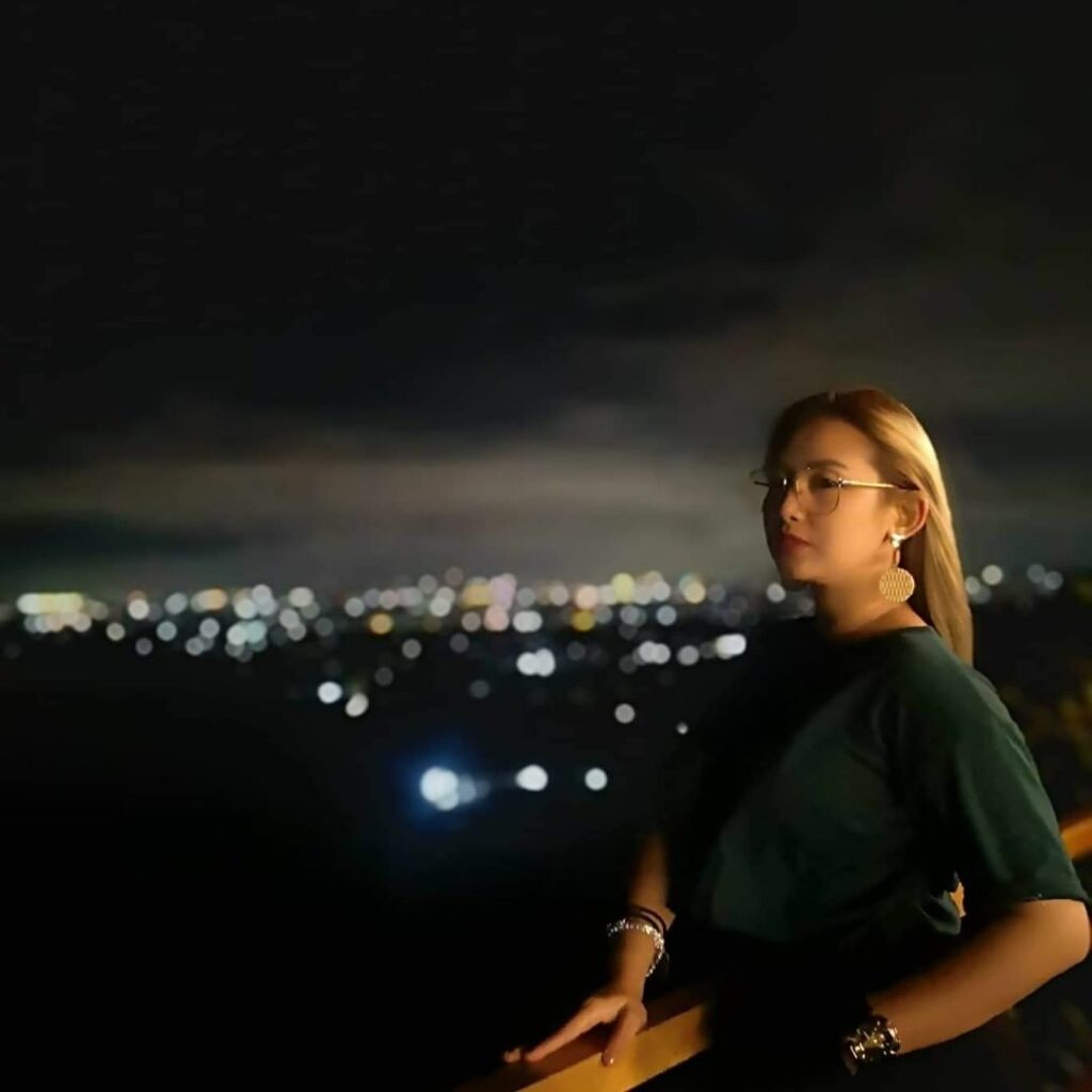 Tagpuan Lakeview Coffee: IG-Worthy 360-Degree View For Hangouts