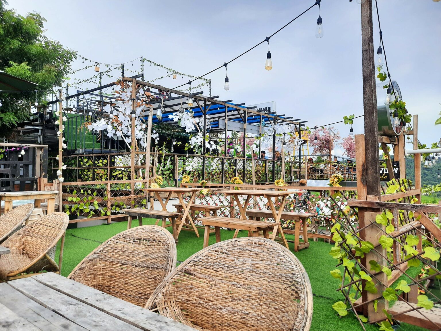 Tagpuan Lakeview Coffee: IG-Worthy 360-Degree View For Hangouts