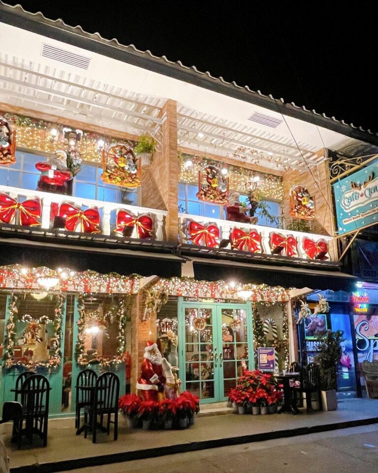 Cafe Claus, QC: PH's First Christmas-Themed Cafe For Holiday Lovers