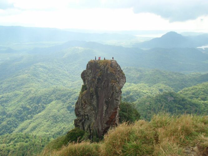 9 Things To Do In Cavite: Food Trip, Fun Treks, & More For Barkada Trips