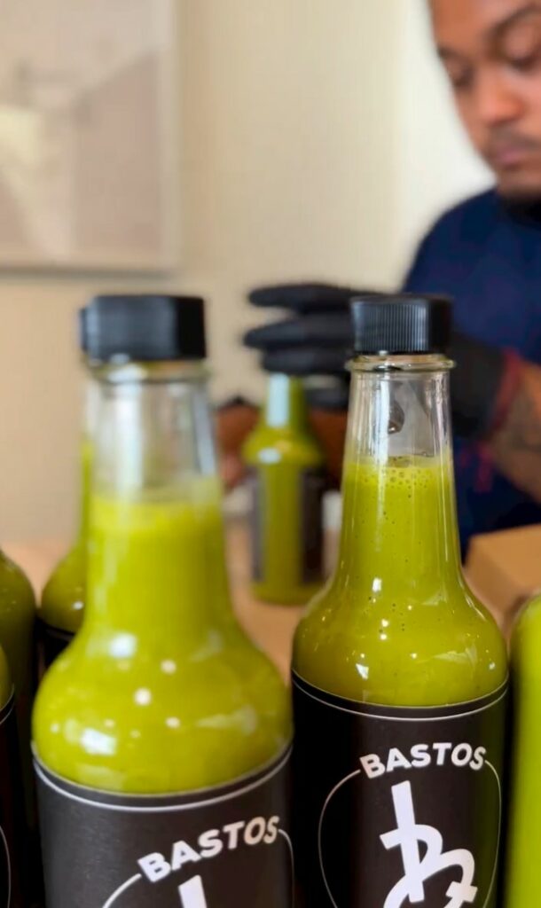 Fil-Am Chefs Cooks For Elizabeth Olsen At "The Burger Show"