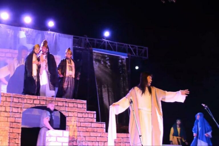 7 Holy Week Traditions That Filipinos Practice For Lent